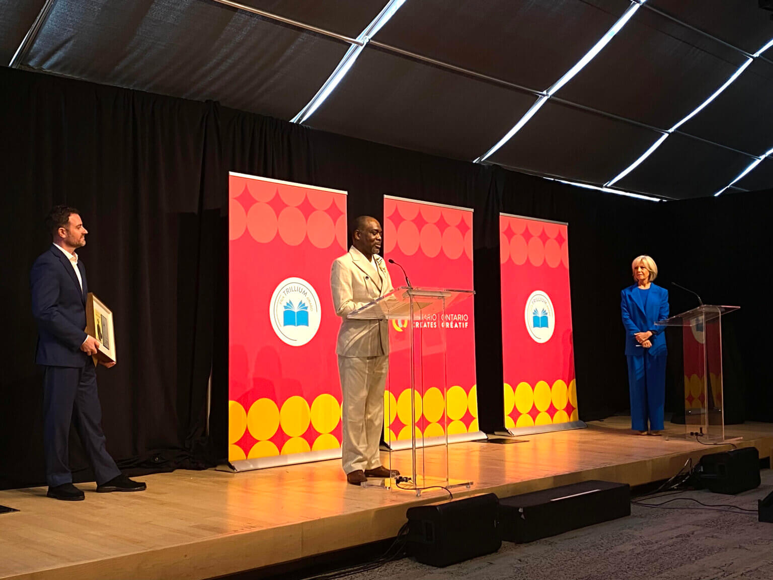 Aristote Kavungu remporte le Prix Trillium avec un face-à-face ...